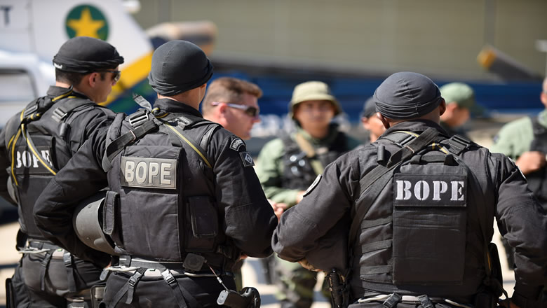 En Lanús, analizan capacitar a la policía por profesionales del BOPE de ...