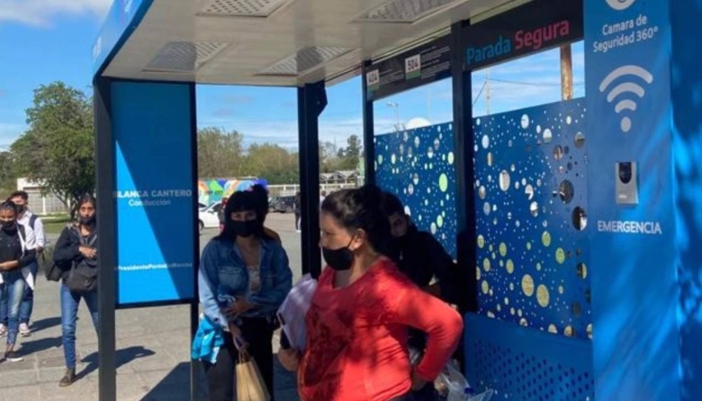 Instalaron las primeras “paradas seguras” de colectivos en Presidente ...