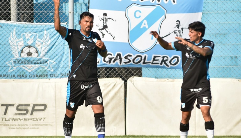 Luis López sigue haciendo historia en Temperley - Política del Sur