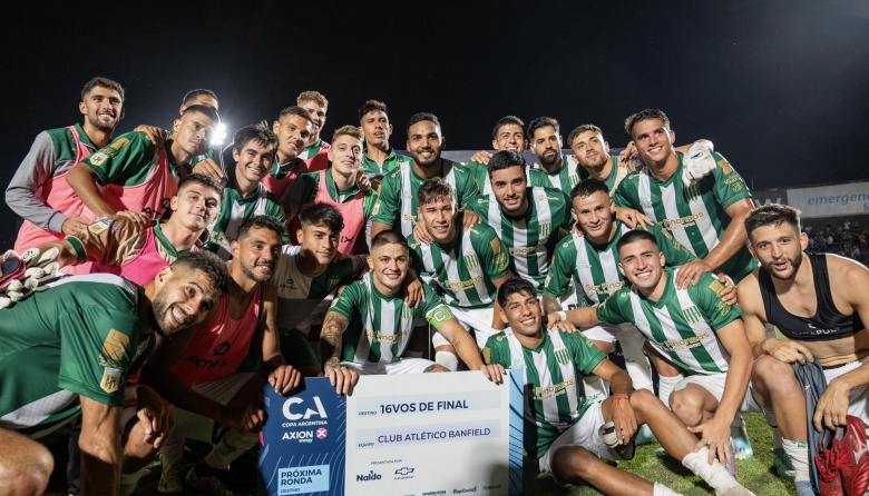 Banfield aplastó a Ciudad de Bolívar y avanzó a los 16avos de final de ...