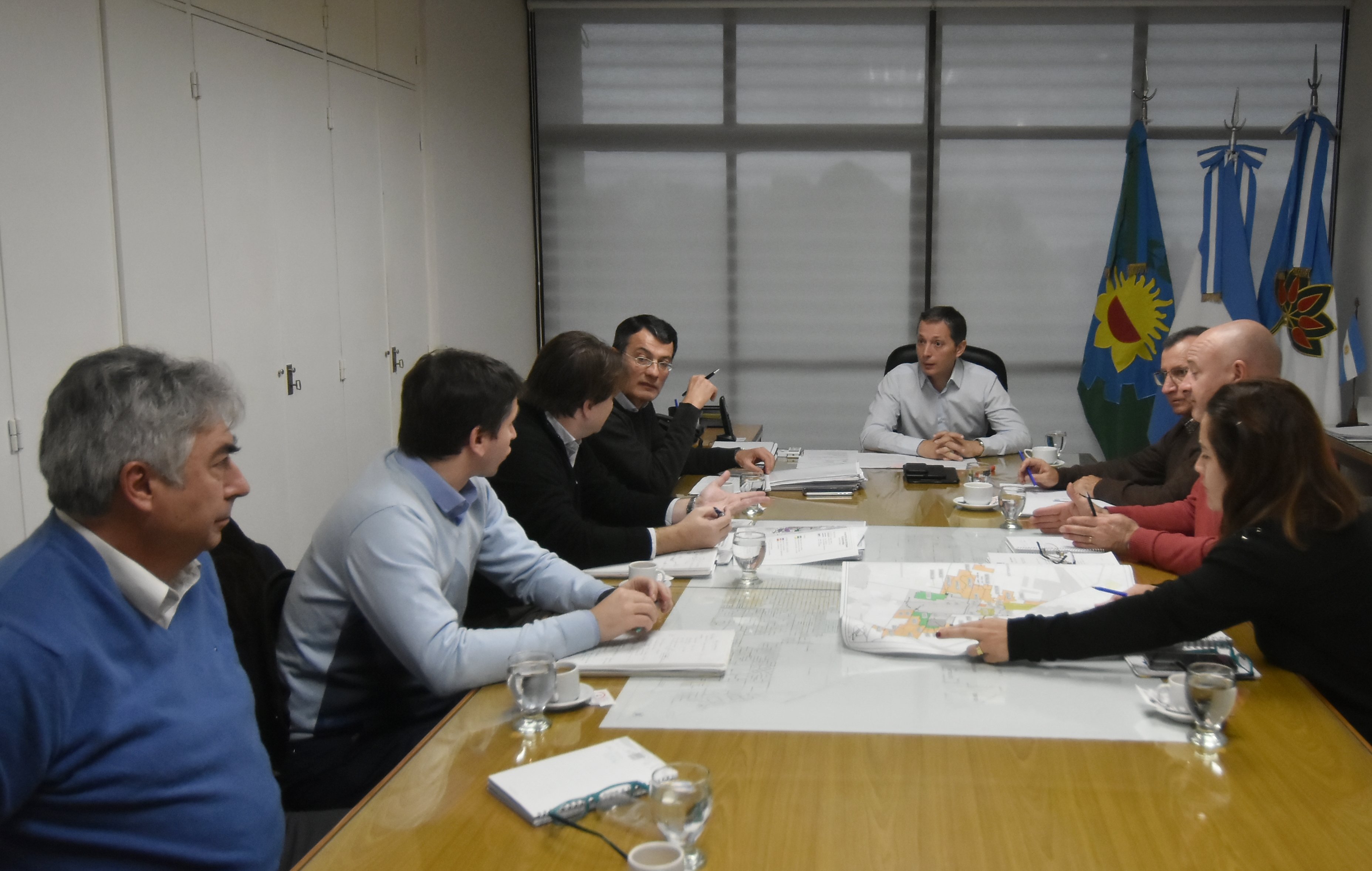 Gray se reunió con funcionarios de Aysa - Política del Sur